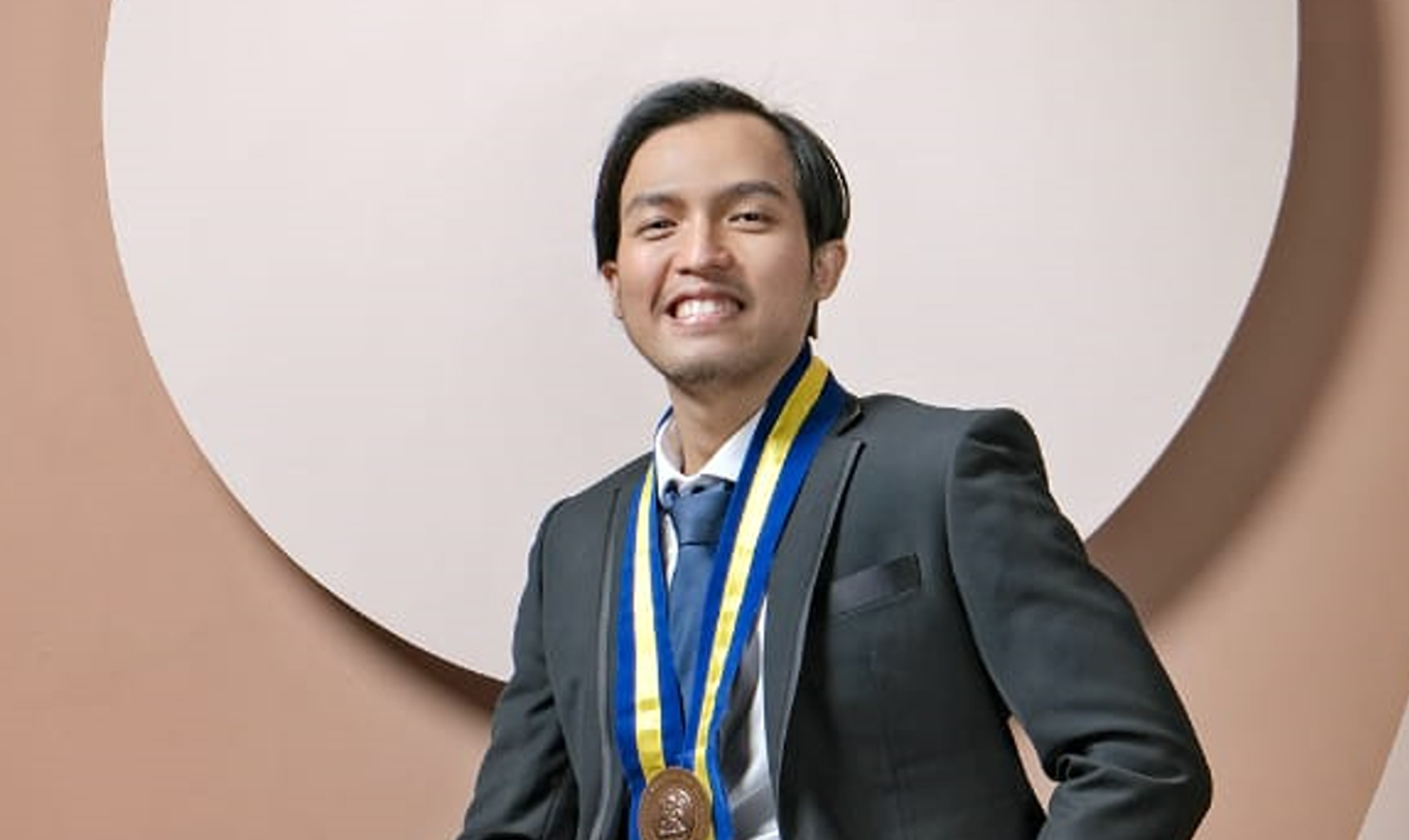 Tim Pengurus - Beasiswa Luar Biasa